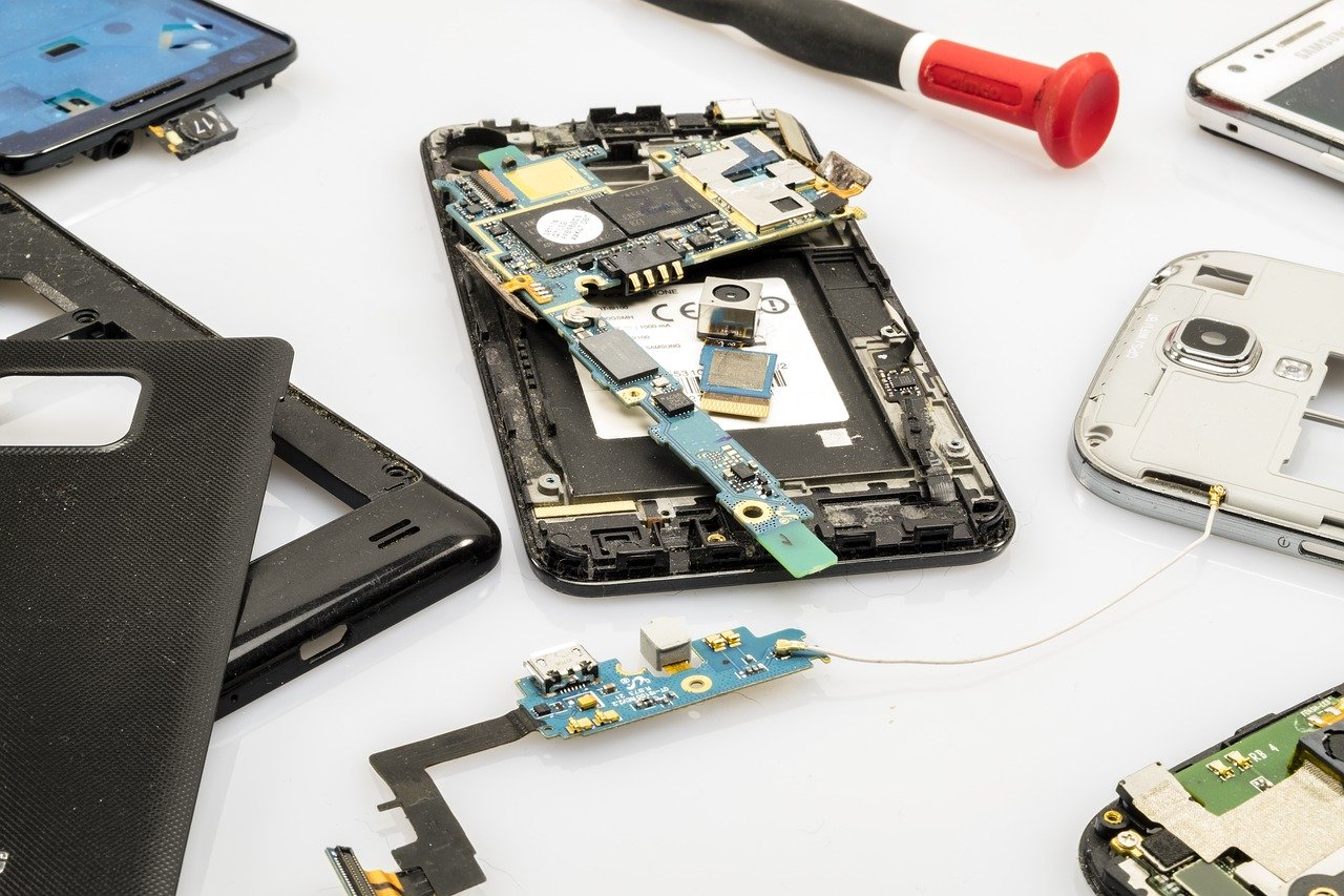 Smartphone Accidents That You Can Repair By Yourself | MoneyDigest.sg