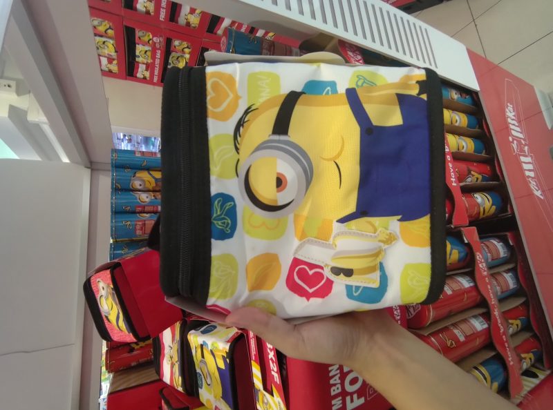Free Limited Edition Minion Cooler Bag when you purchase Kit Kat at ...