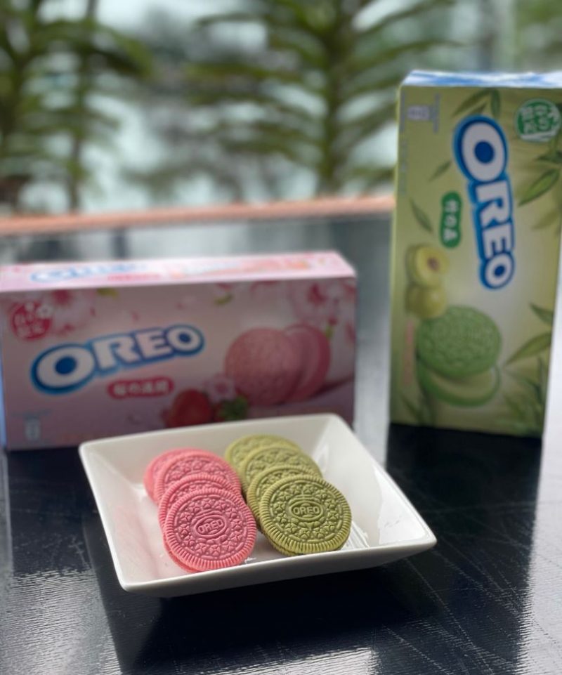 Oreo cookies in pink and green colours now available | MoneyDigest.sg