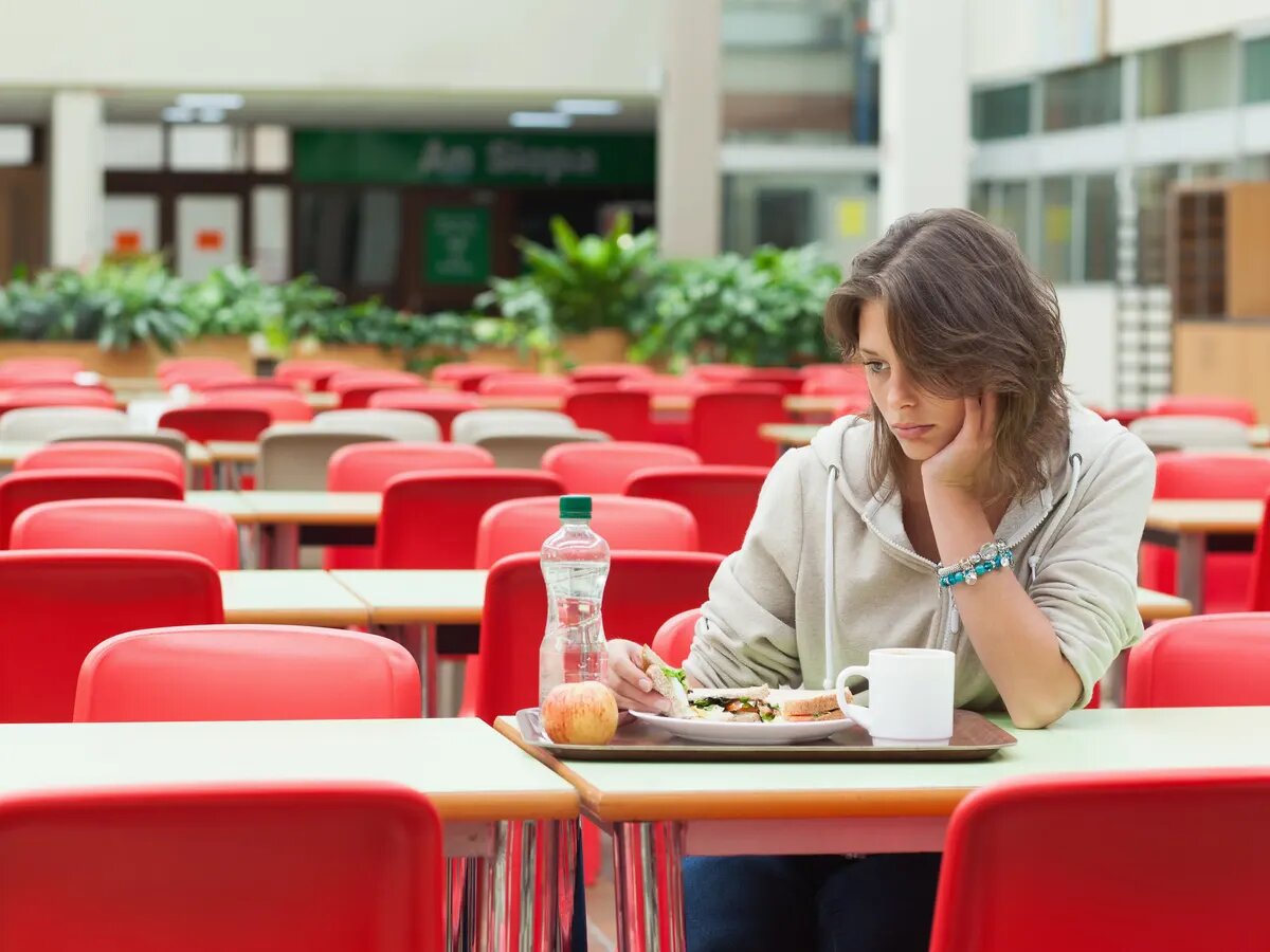 How to cope with being an outcast at work | MoneyDigest.sg