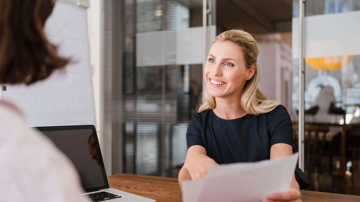 How to ask for a favor at work without making it awkward | MoneyDigest.sg