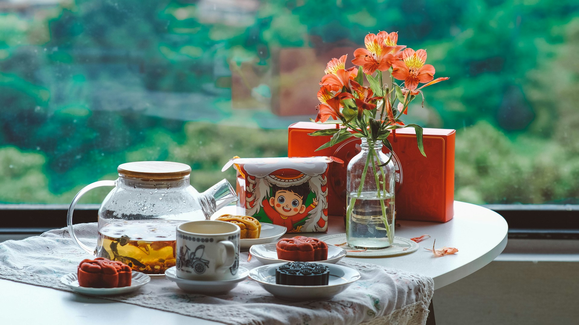 Most Beautiful & Delicious Mooncakes for Under S$100 | MoneyDigest.sg